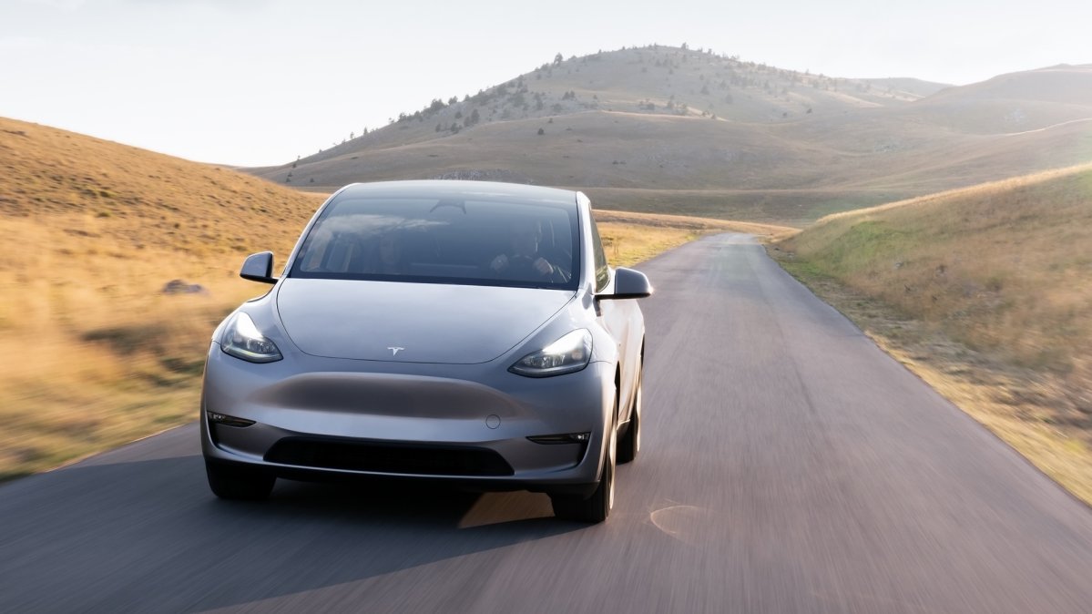 Tesla FSD v14 Lite for HW3 Confirmed: Features, Release Date, and Upgr ...