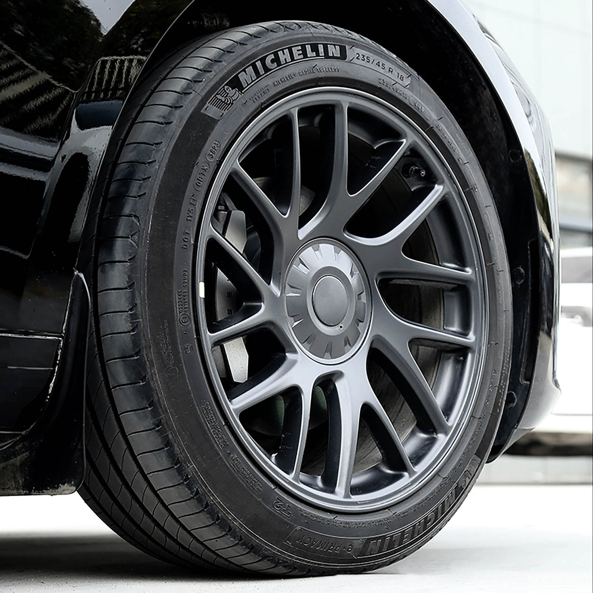 Model 3 Highland 2024+ 18" Photon Gen 1.0 Center Caps – Yeslak