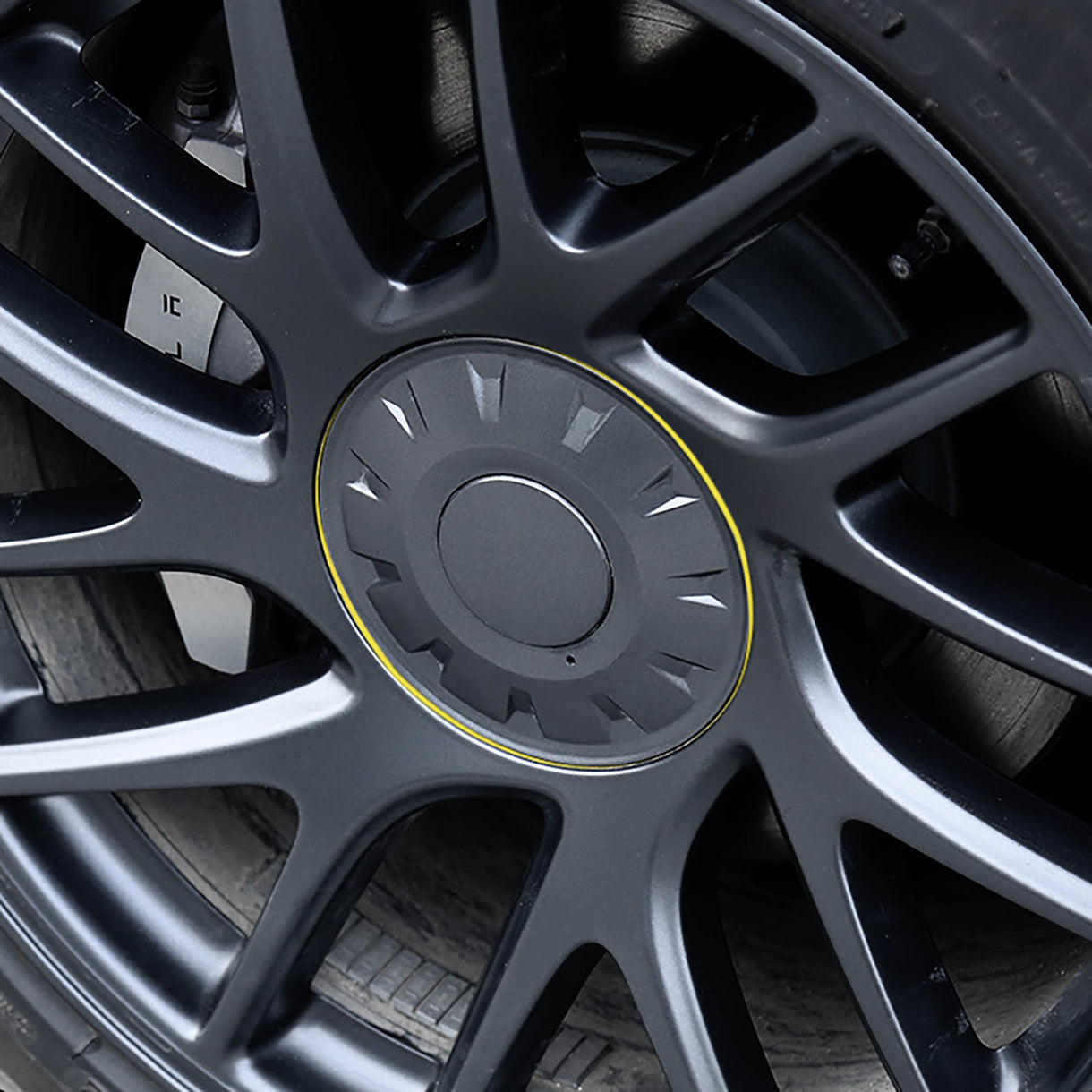 Model 3 Highland 2024+ 18" Photon Gen 1.0 Center Caps – Yeslak