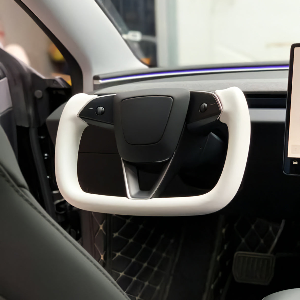 Tesla Model Y Juniper Yoke Steering Wheel (2025+) | Heated Leather ...